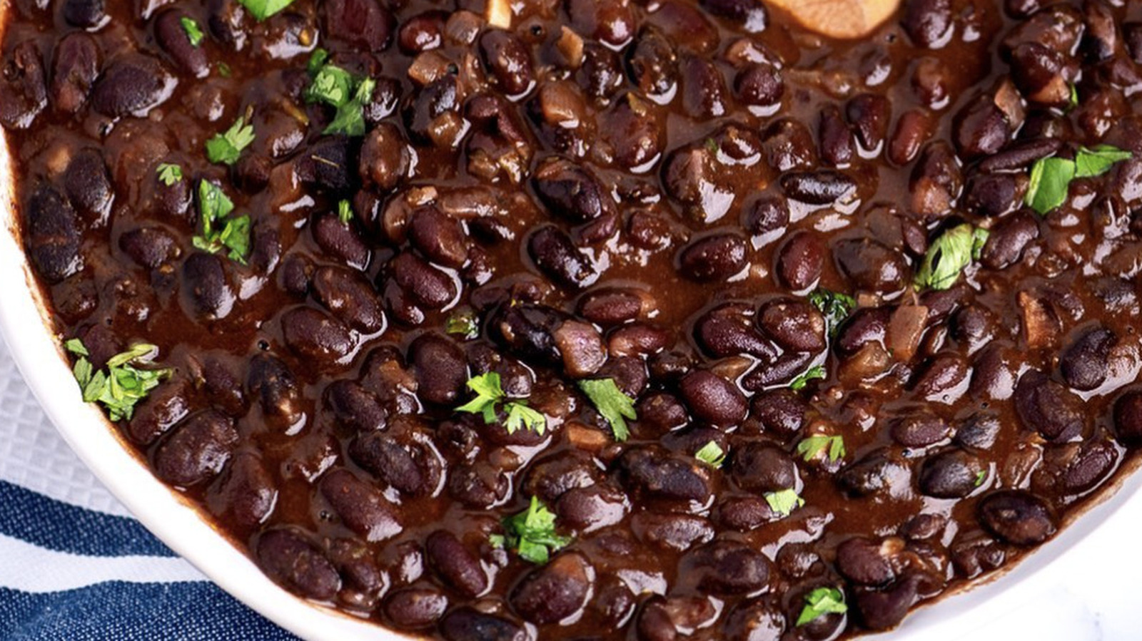 The Best Beer To Use For Drunken Black Beans