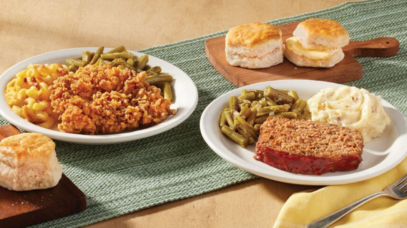 The Best Days To Eat At Cracker Barrel For A Cheaper Meal