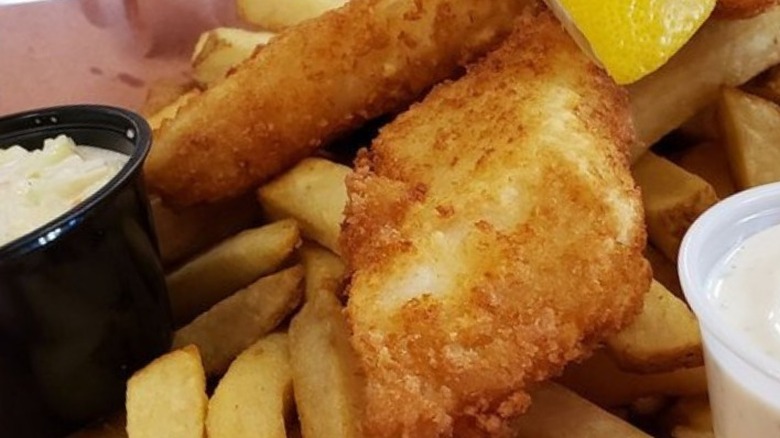 The Best Fried Fish Sandwiches In Every State According To Reviews