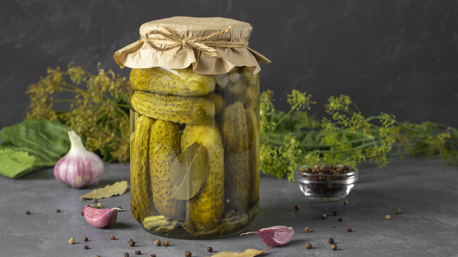 How To Make Drunken Pickles For A Boozy Appetizer