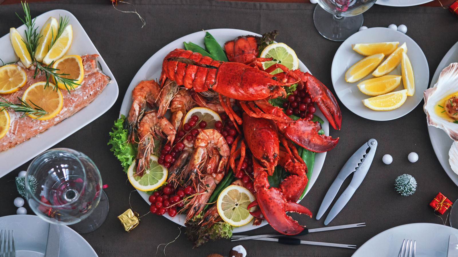 The Can't-Miss Signs Your Lobster Is Undercooked