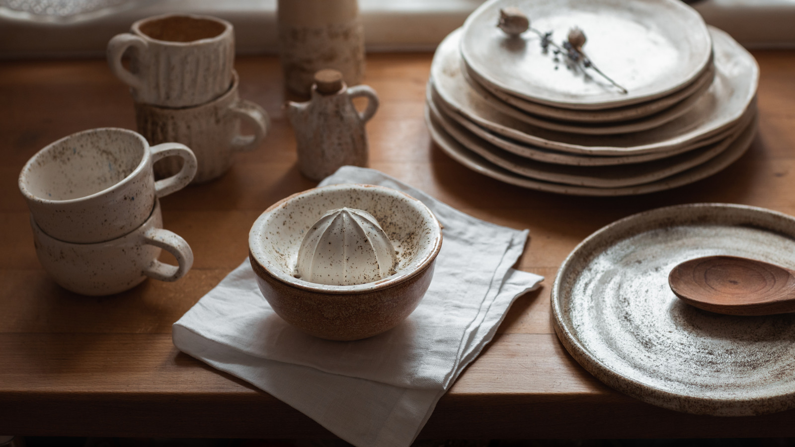 The Charming Way To Display Ceramics And Glassware In Any Kitchen