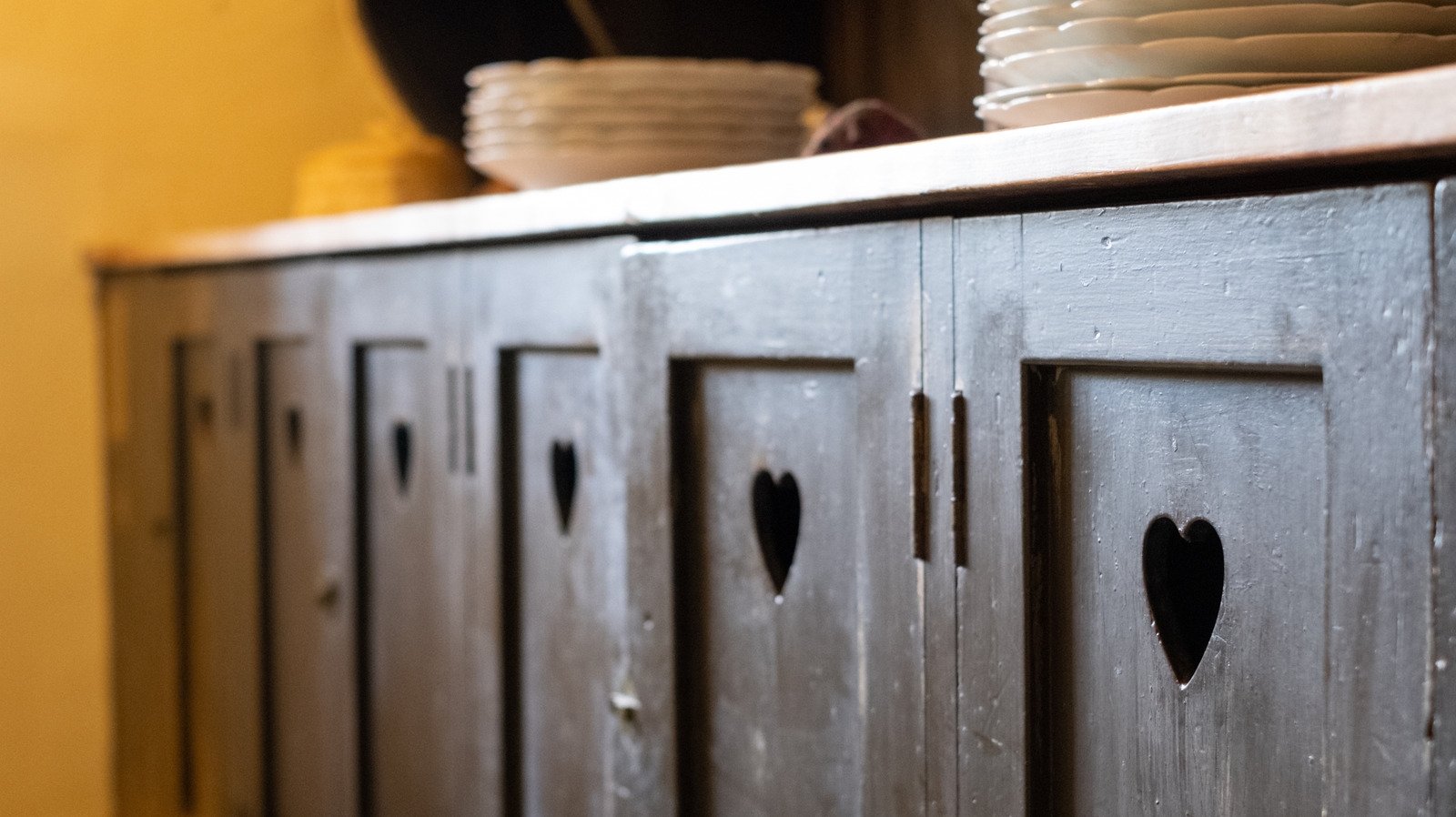 The Decorative Kitchen Cabinet Design Trendsetters Are Eyeing For 2026