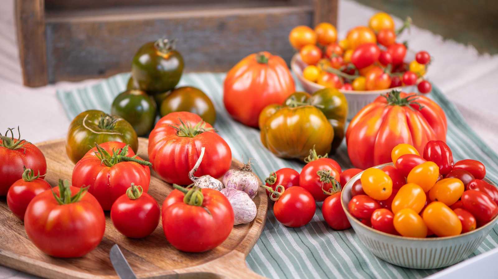 The Differences Between 10 Types Of Tomatoes