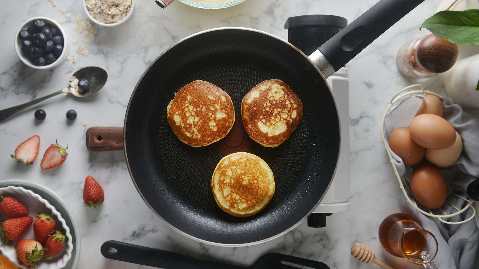 The Key To A Splatter-Free Pancake Flip