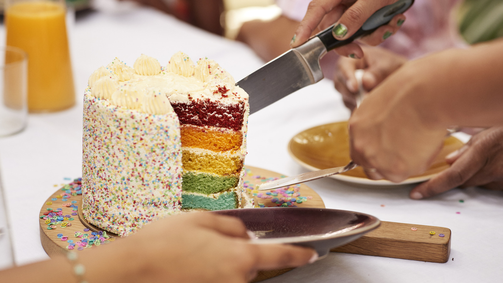 The Kitchen Staple That Will Help Prevent Your Cake From Drying Out