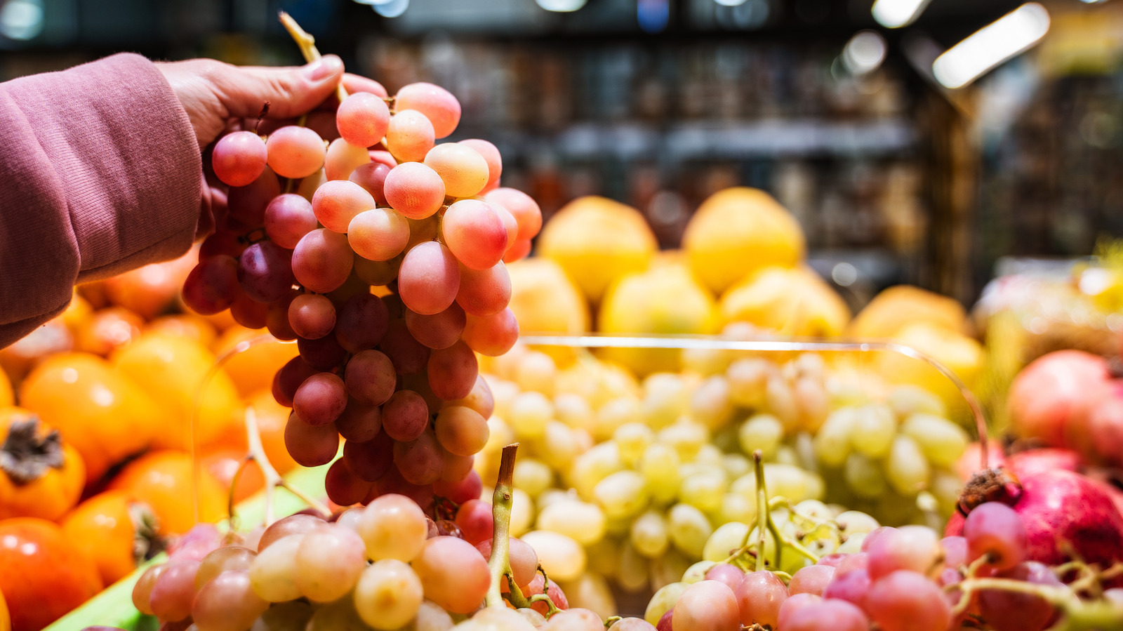 The Lazy Hack To Get Grapes Off The Stem In No Time
