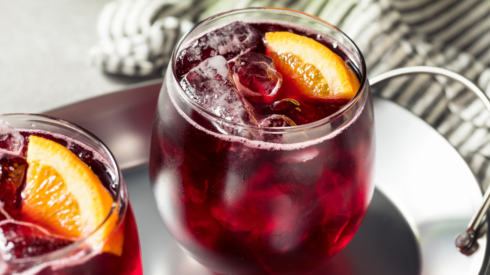 The Lemon-Lime Soda Combo That Tastes Like A Bubbly Wine Cooler