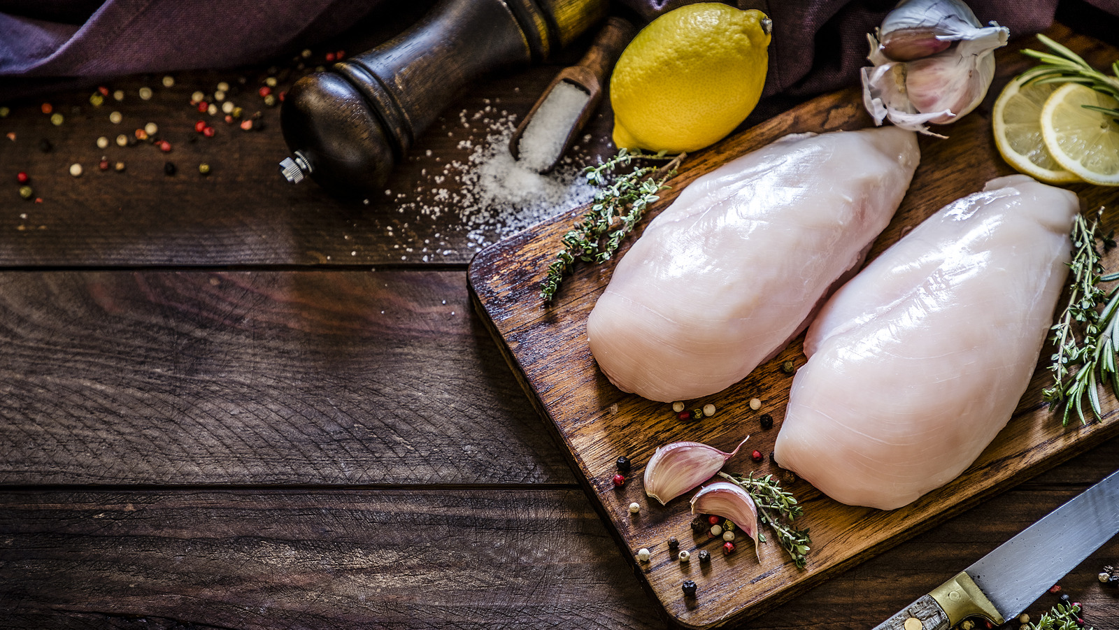 The One-Hand Hack To Safely Handle Raw Chicken