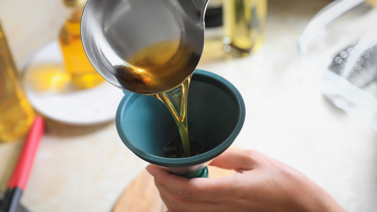 The Pantry Staple That Makes Disposing Of Used Cooking Oil A Breeze