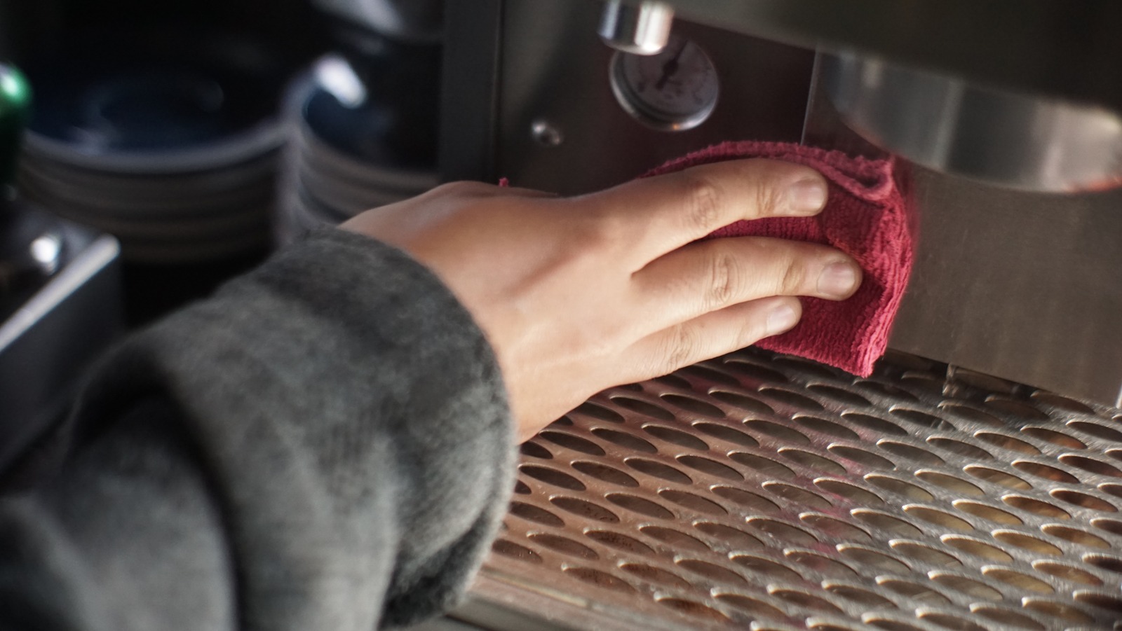 Keep Your Espresso Machine Sparkling Clean With Vinegar