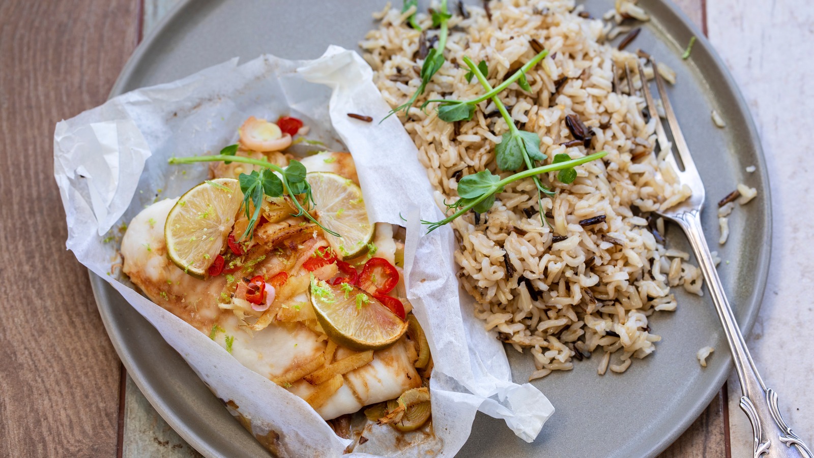 The Parchment Packet Method To Bake Irresistibly Tasty Fish