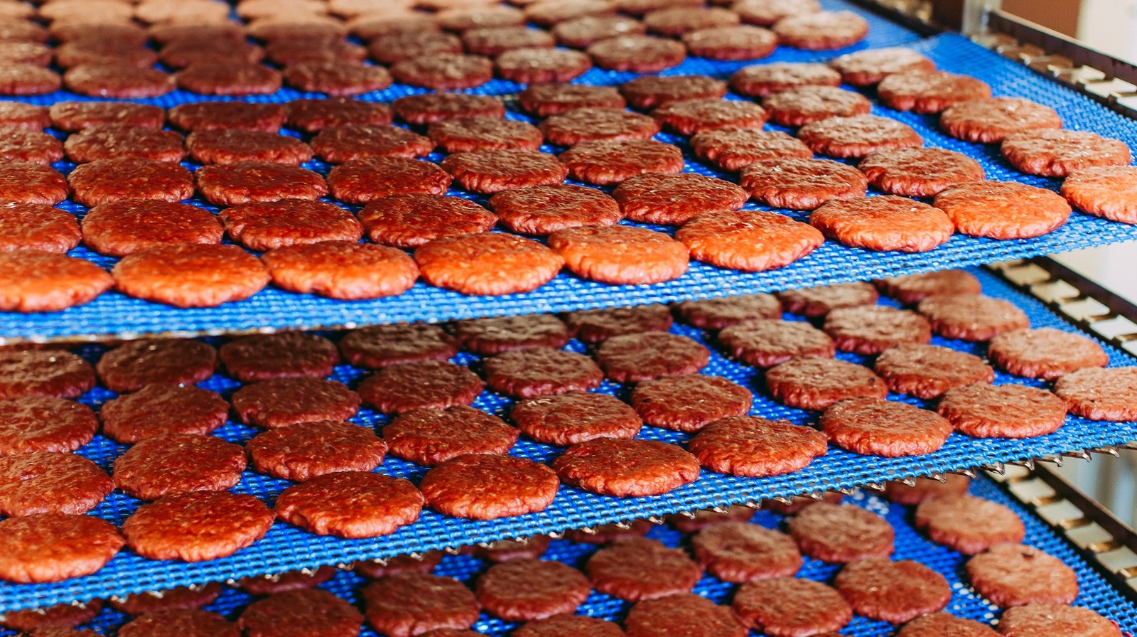 The Popular Fast Food Chain That Once Served A Burger With 100 Patties ...