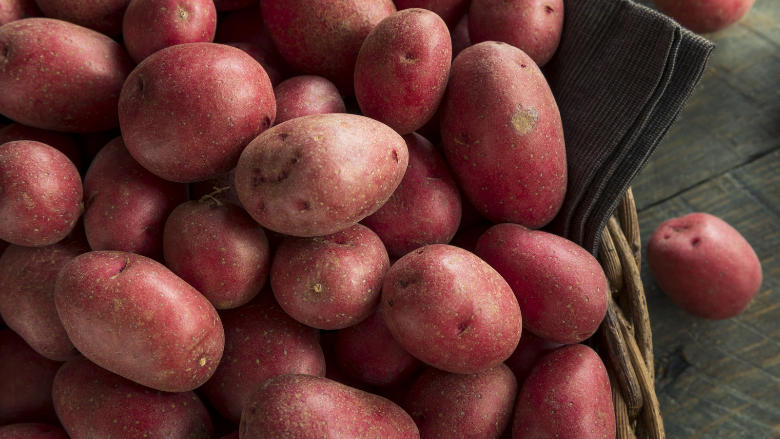 The Pretty Potato Variety To Seek Out For Pink Mashed Potatoes