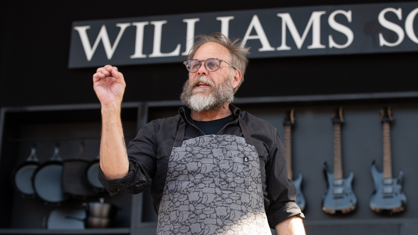 The Quality Cut Of Roast Alton Brown Loves To Cook For The Holidays