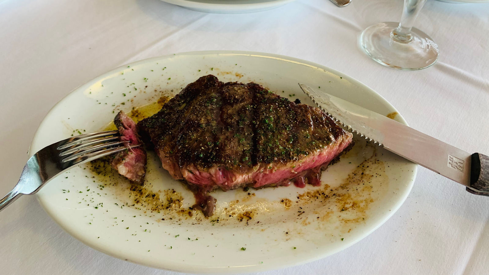 The Reason Ruth's Chris Steak House Steaks Are So Much Better Than Homemade
