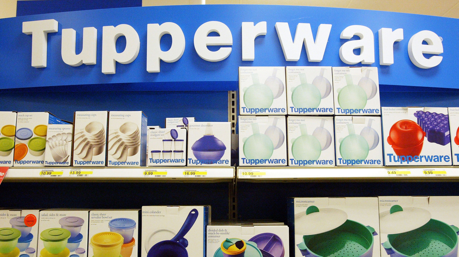 The Retro-Inspired Tupperware Set At Costco That's Becoming A Modern ...