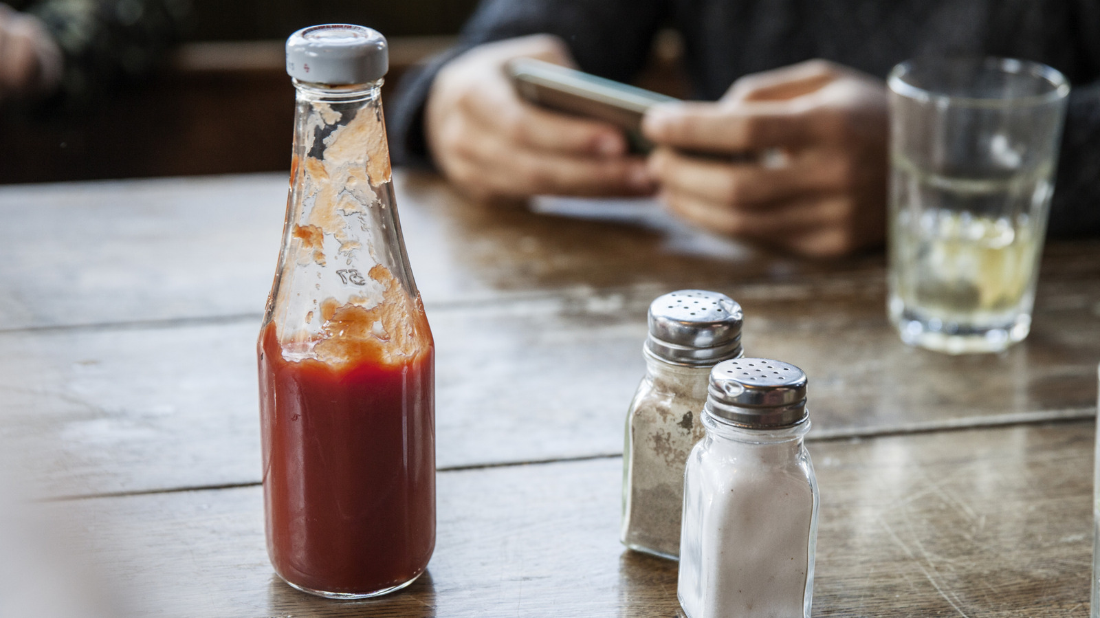 Why Ketchup Tastes Better In A Glass Bottle