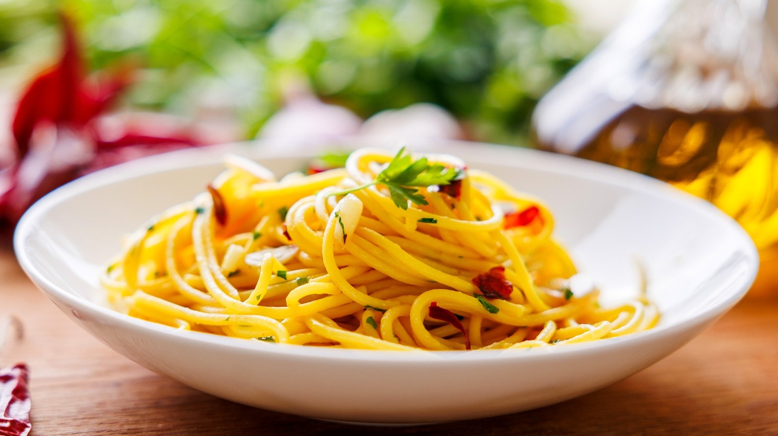 The Secret To Simple Pasta Dishes According To A Chef
