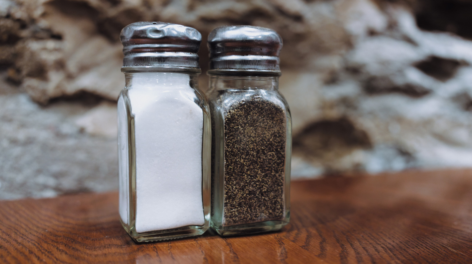 How To Tell Salt And Pepper Shakers Apart