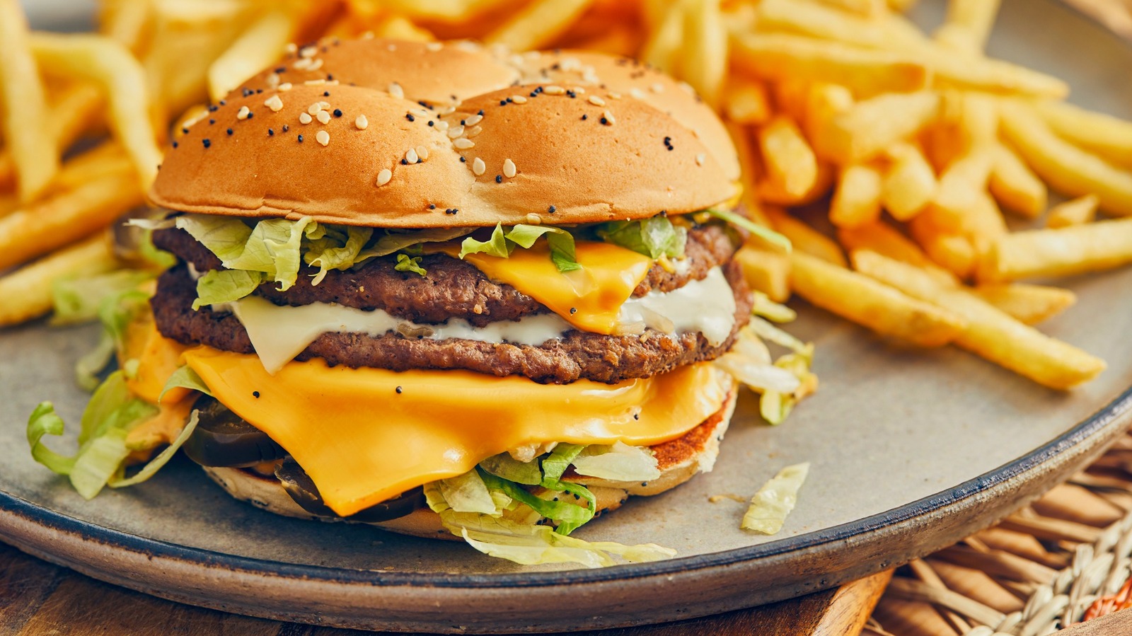 The Southern Fast Food Burger Chain That's Only In 17 US States