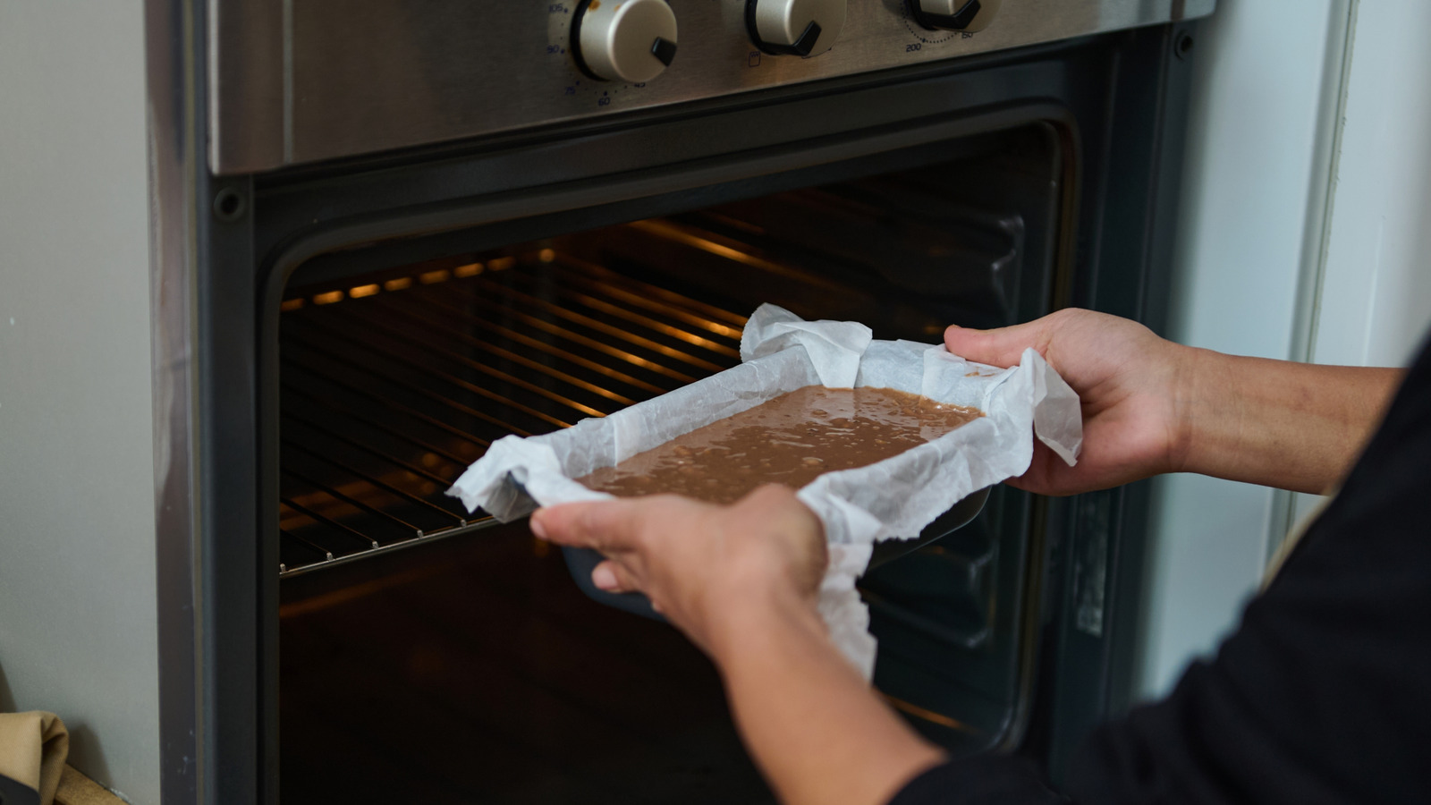How To Use A Sheet Pan For Cleaner Cake Baking