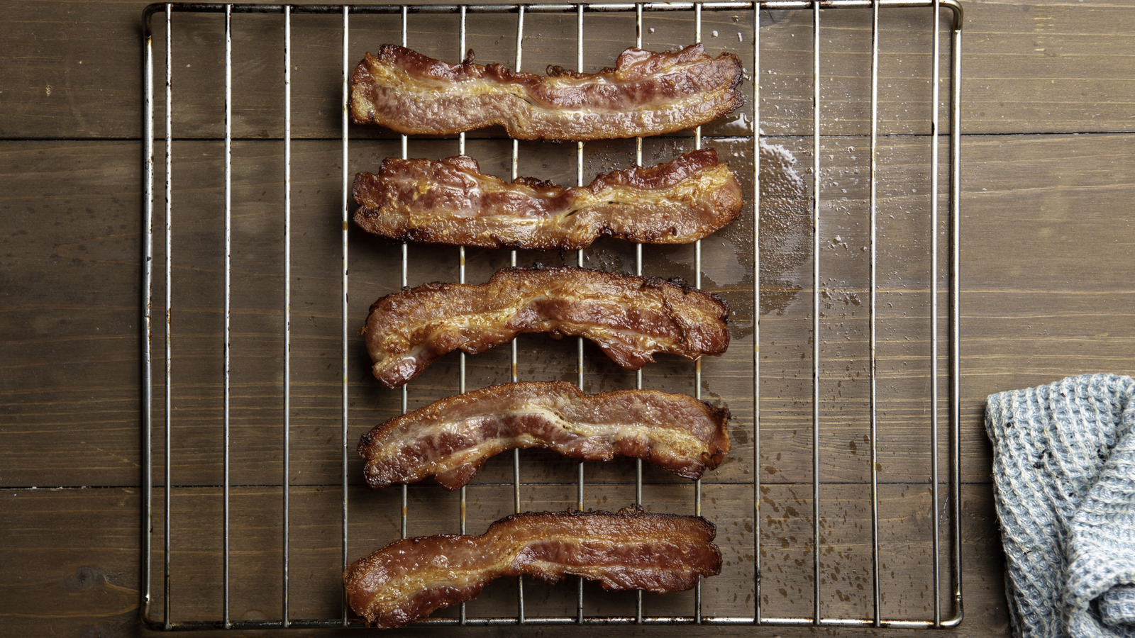 The Tell-Tale Signs Your Bacon Is Undercooked
