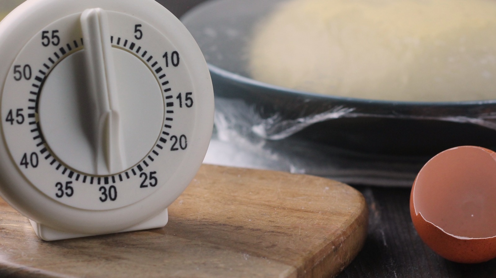 Why You Should Set Your Timer 5 Minutes Early When Baking