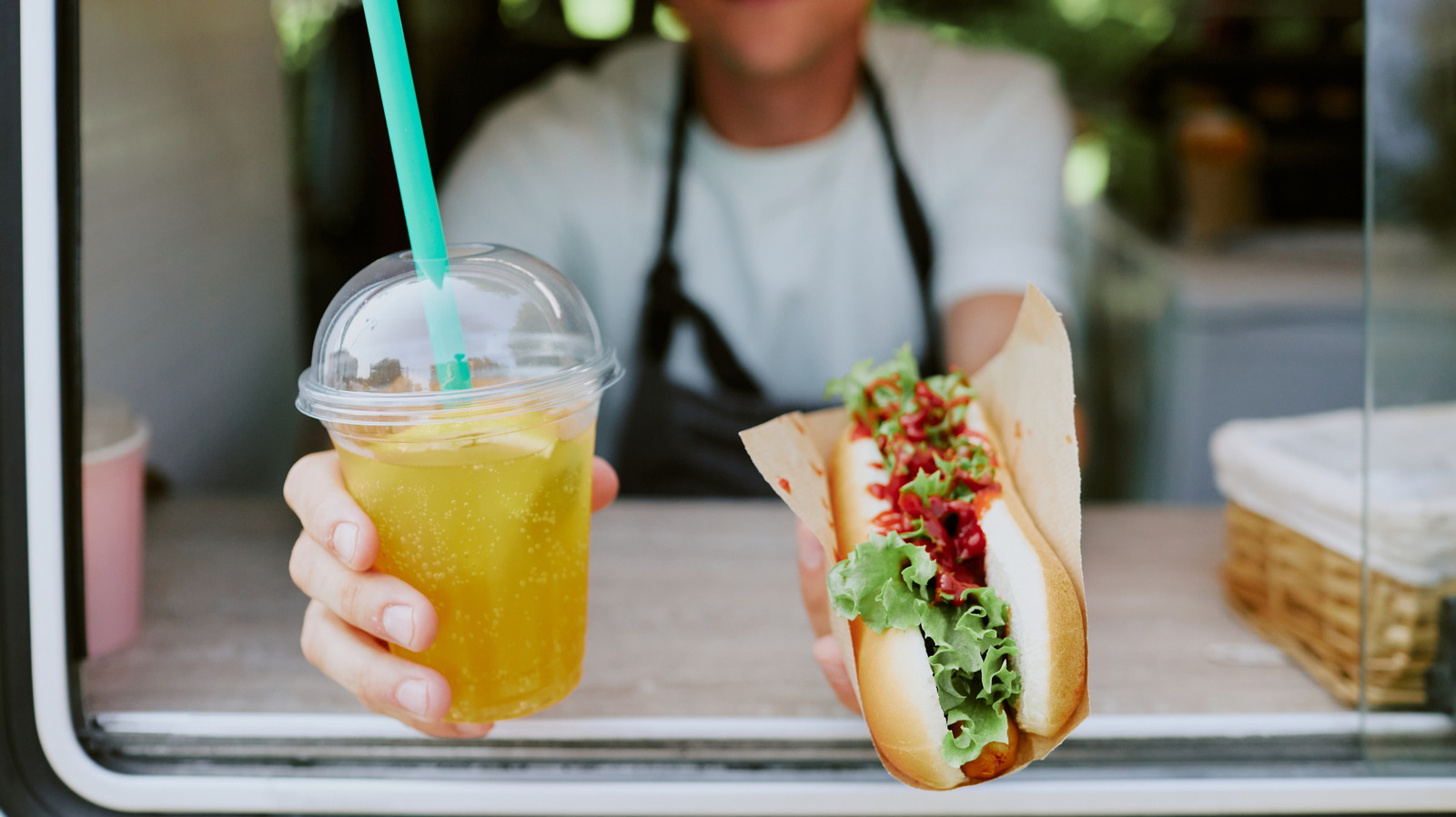 The Worst Fast Food Chain Lemonade Has An Artificial Taste We Just ...