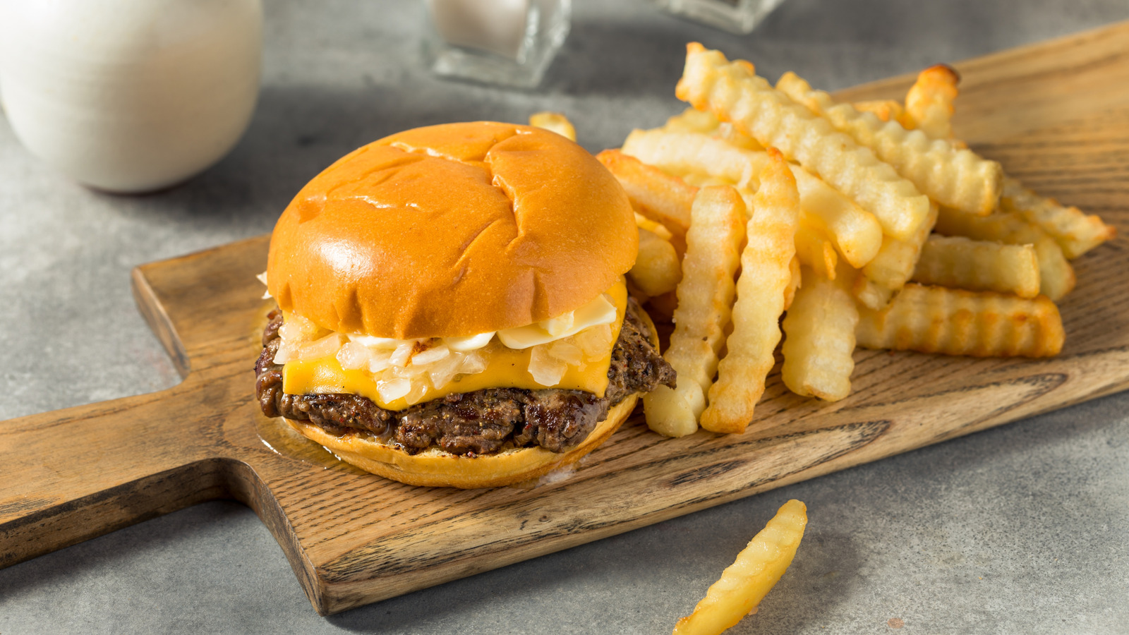 The Zesty Ingredient Wisconsin Butter Burgers Need To Burst With Flavor