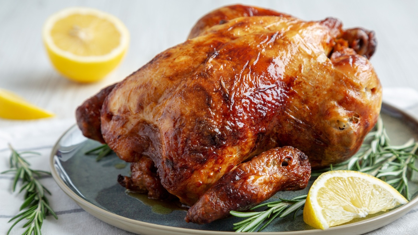 They Cost The Same, But This Chain Beats Walmart's Rotisserie Chicken ...