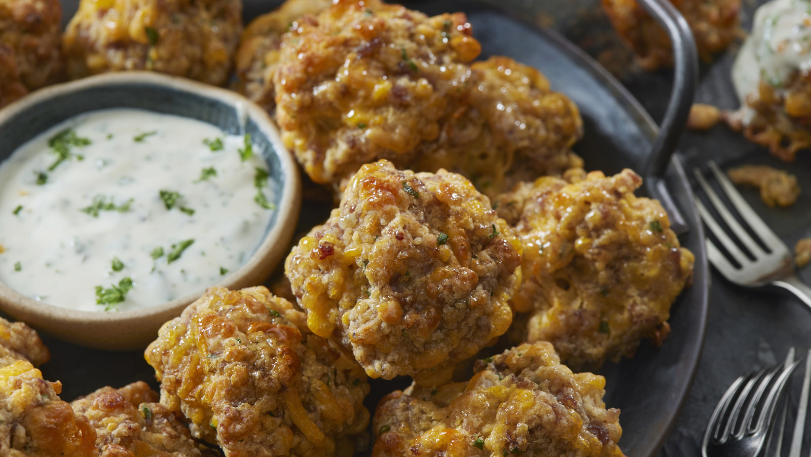 This Old-School Appetizer Gets A Major Flavor Boost Thanks To A Red ...