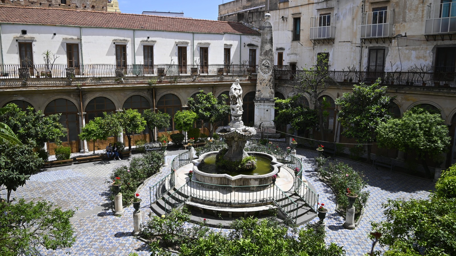 This Palermo Cloister Uses Centuries-Old Secrets To Make The Most ...