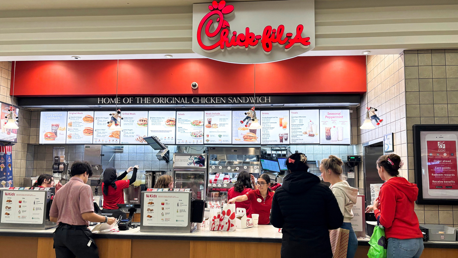 This TikToker Hacked Her Way To A Chick-Fil-A Order With 50 Grams Of ...