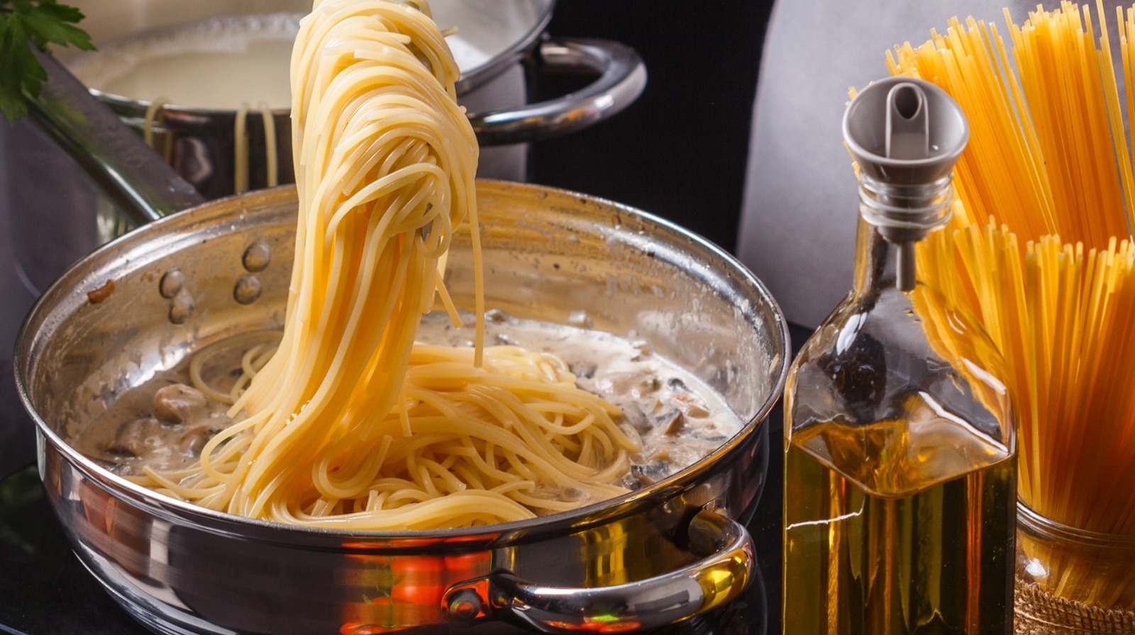 Tips For Choosing The Perfect Pasta Pan