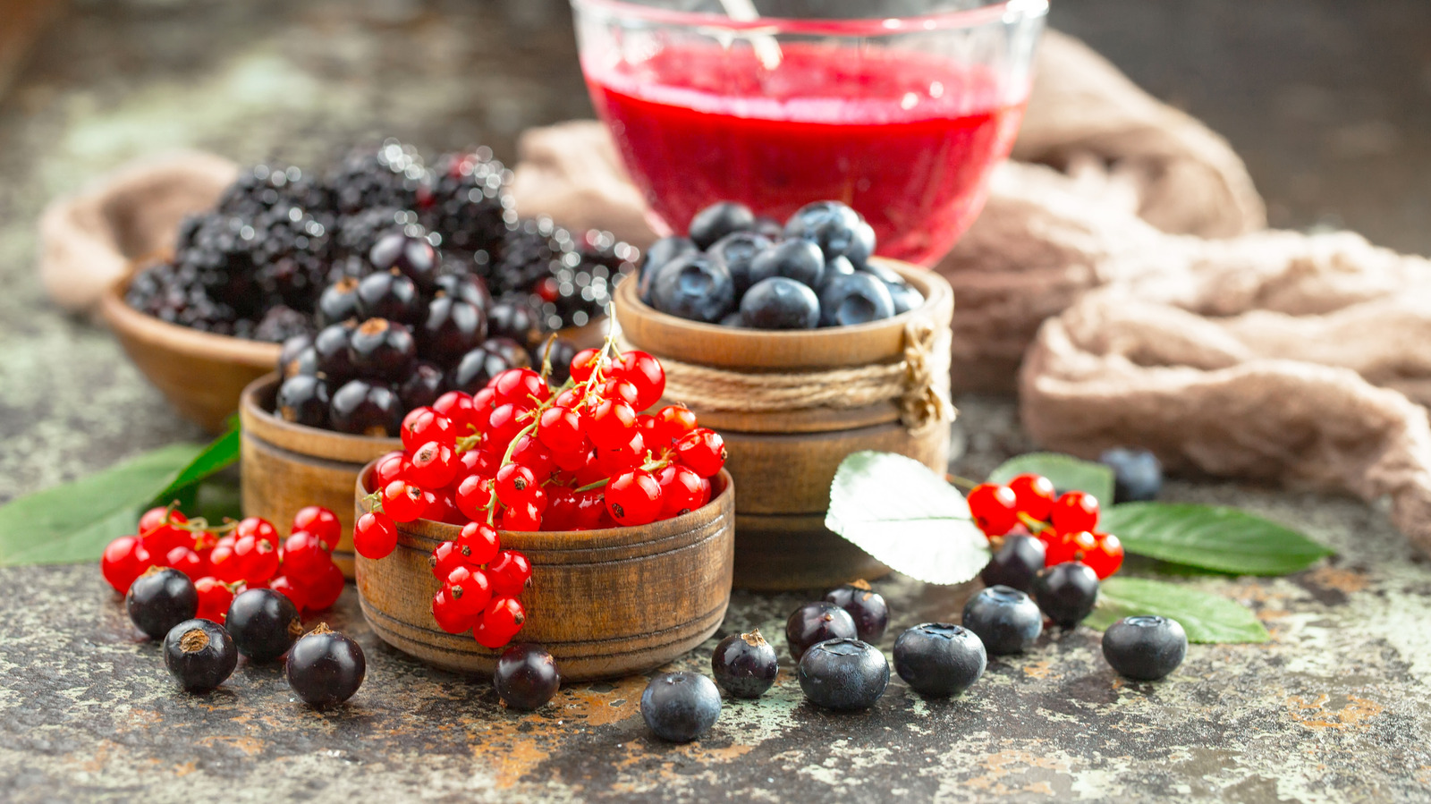 unique-acai-berries-nutrient-powerhouse