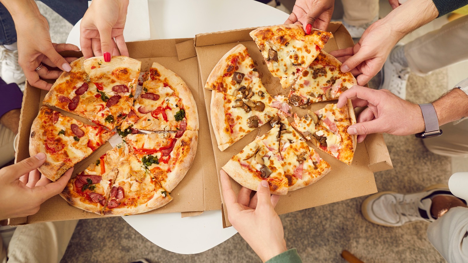 Use This Pro Trick To Save Limp Delivery Pizza