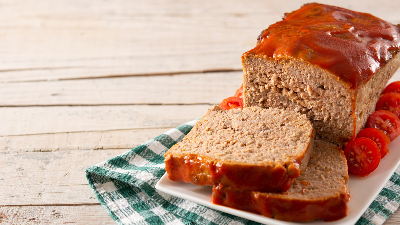 Use Your Favorite Pizza Ingredients To Take Meat Loaf To A New Level