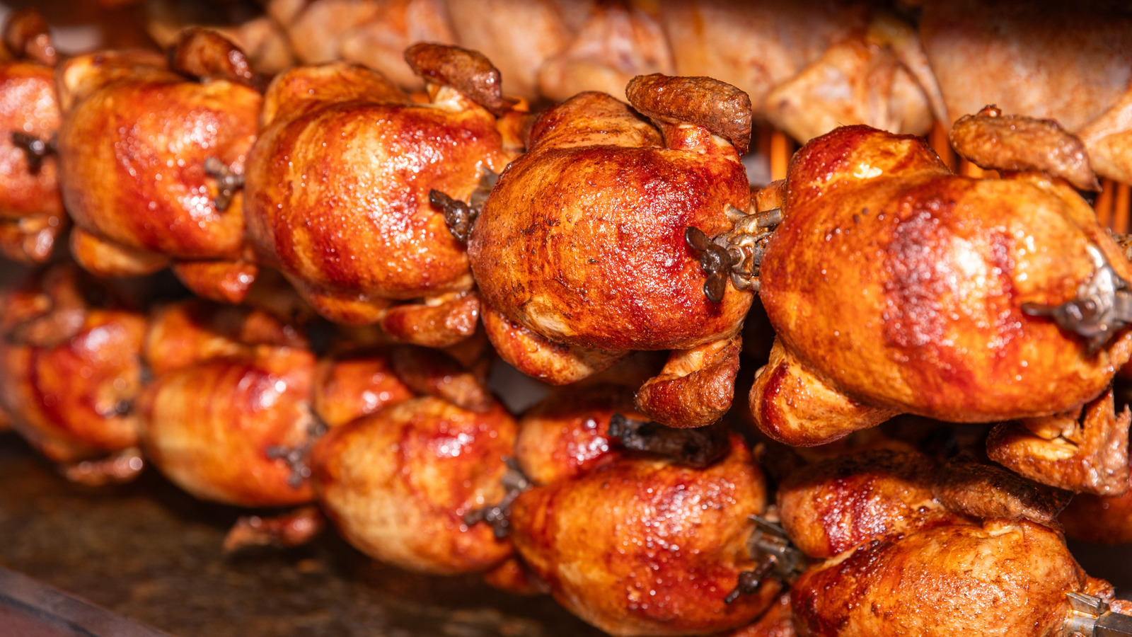 Buy Juicier Rotisserie Chicken By Avoiding One Red Flag