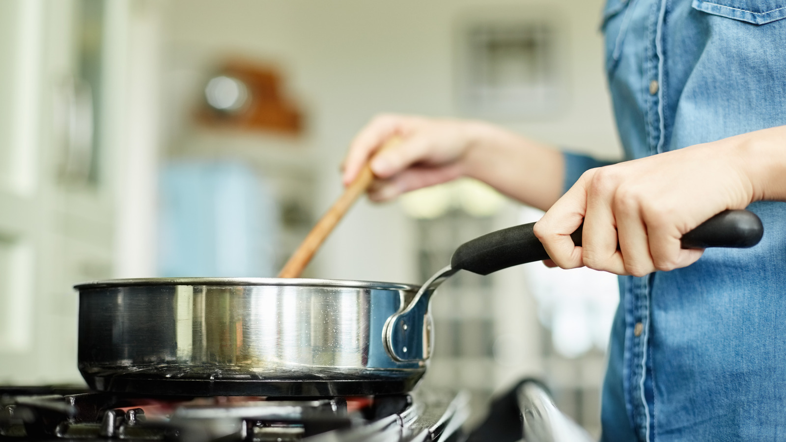 What It Means To 'Deglaze' Your Pan's 'Fond'