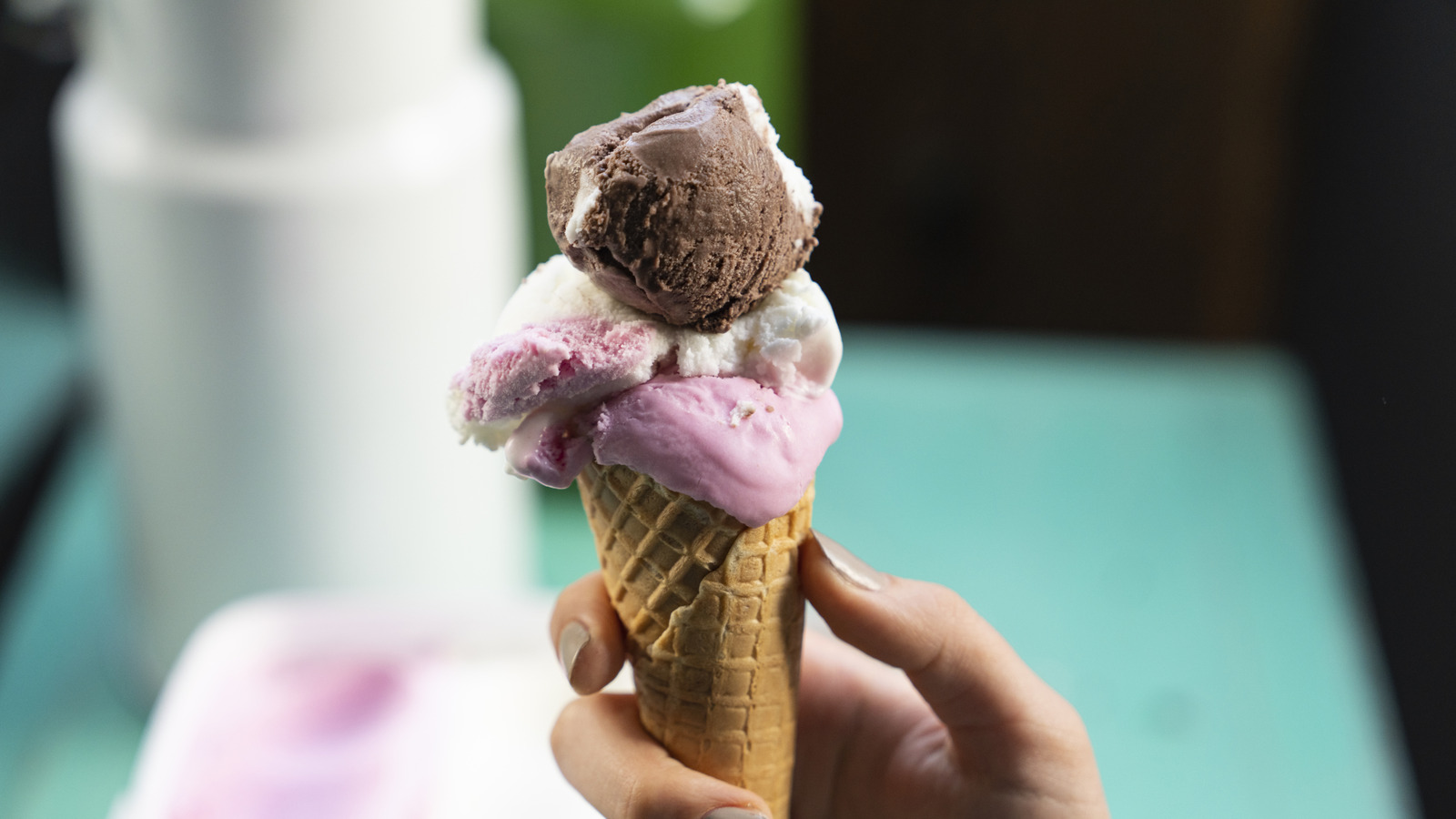 What Makes That Viral Turkish Ice Cream So Stretchy? This One ...