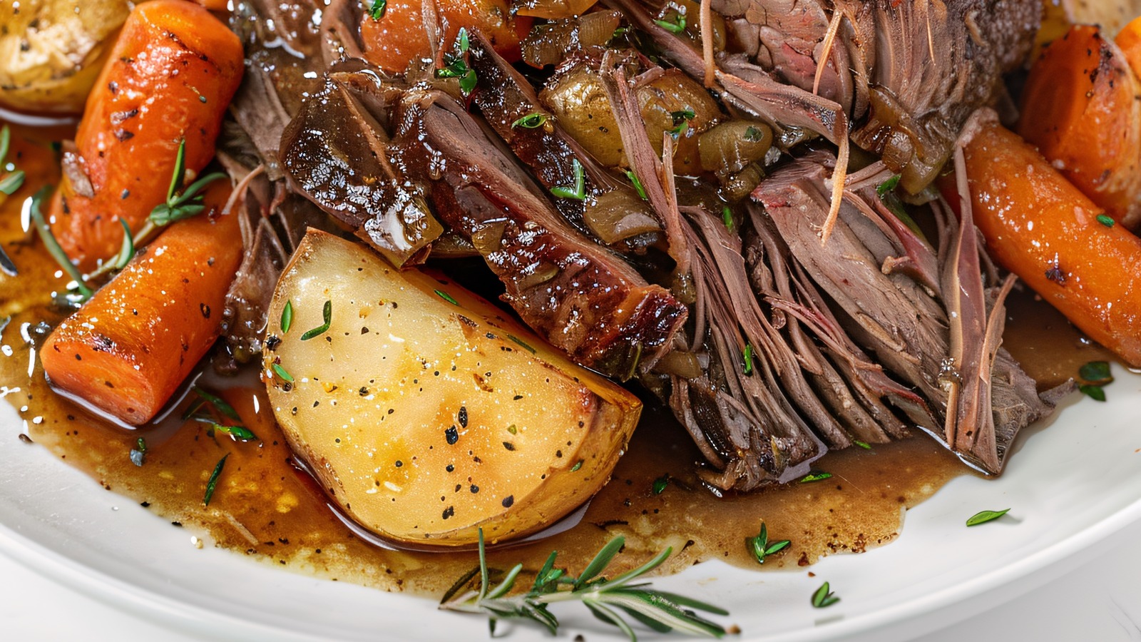 What's The Difference Between Beef Stew And Pot Roast?