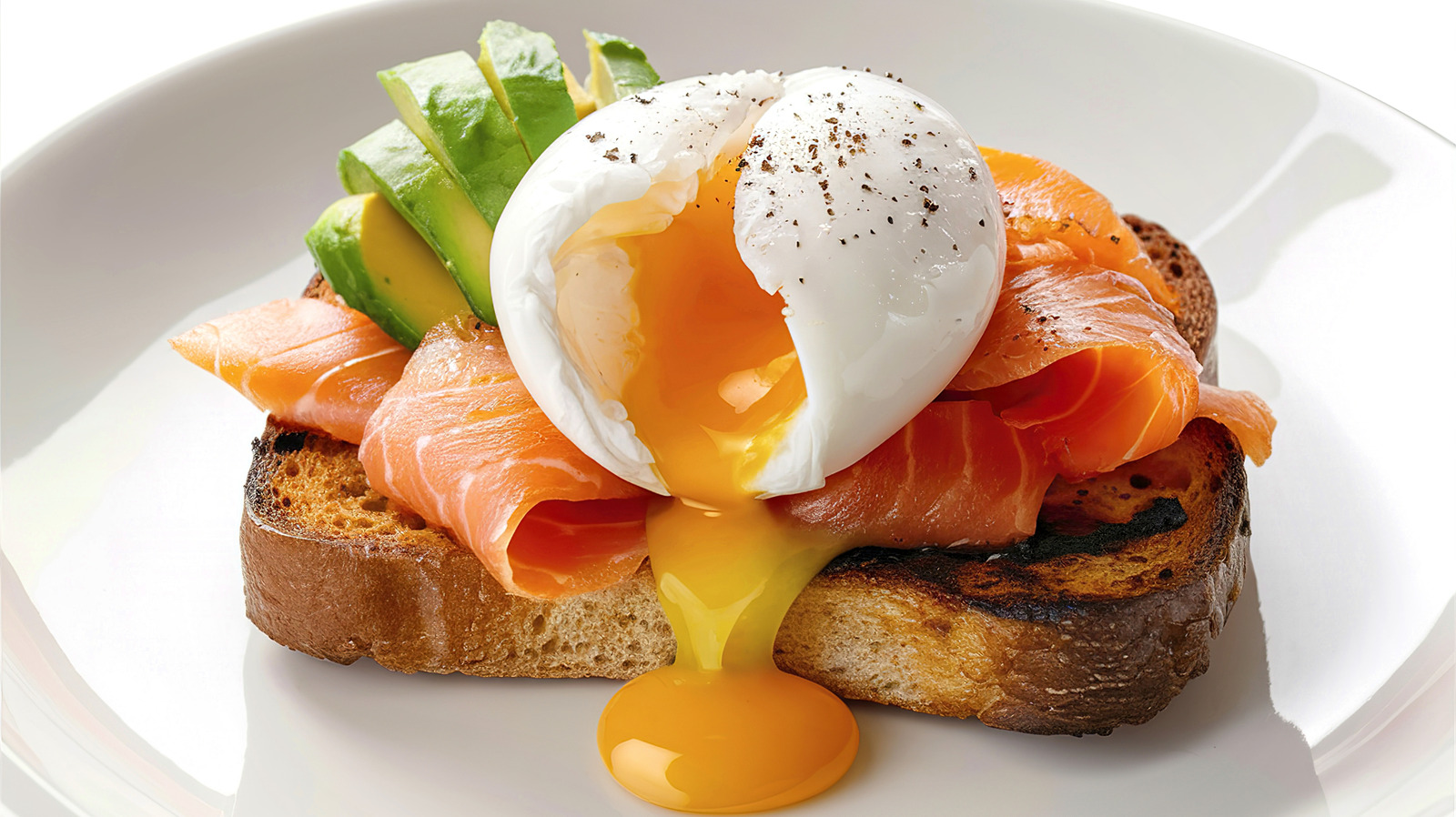 Which Has More Protein: Eggs Or Salmon?
