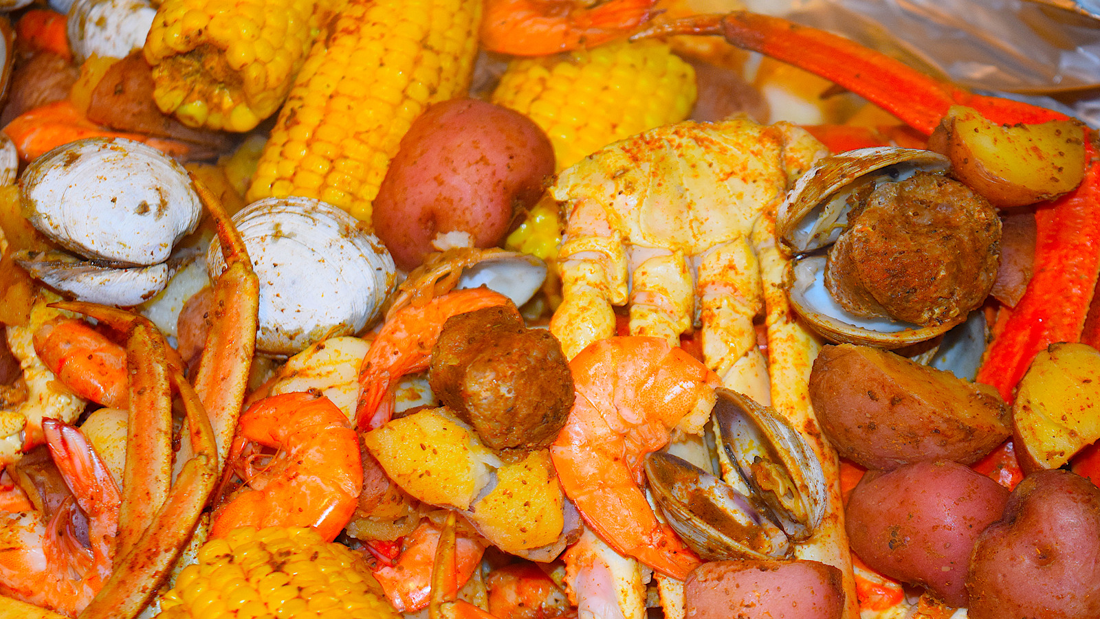 Why Diving Into Your Seafood Boil As Soon As It's Cooked Means Missing ...