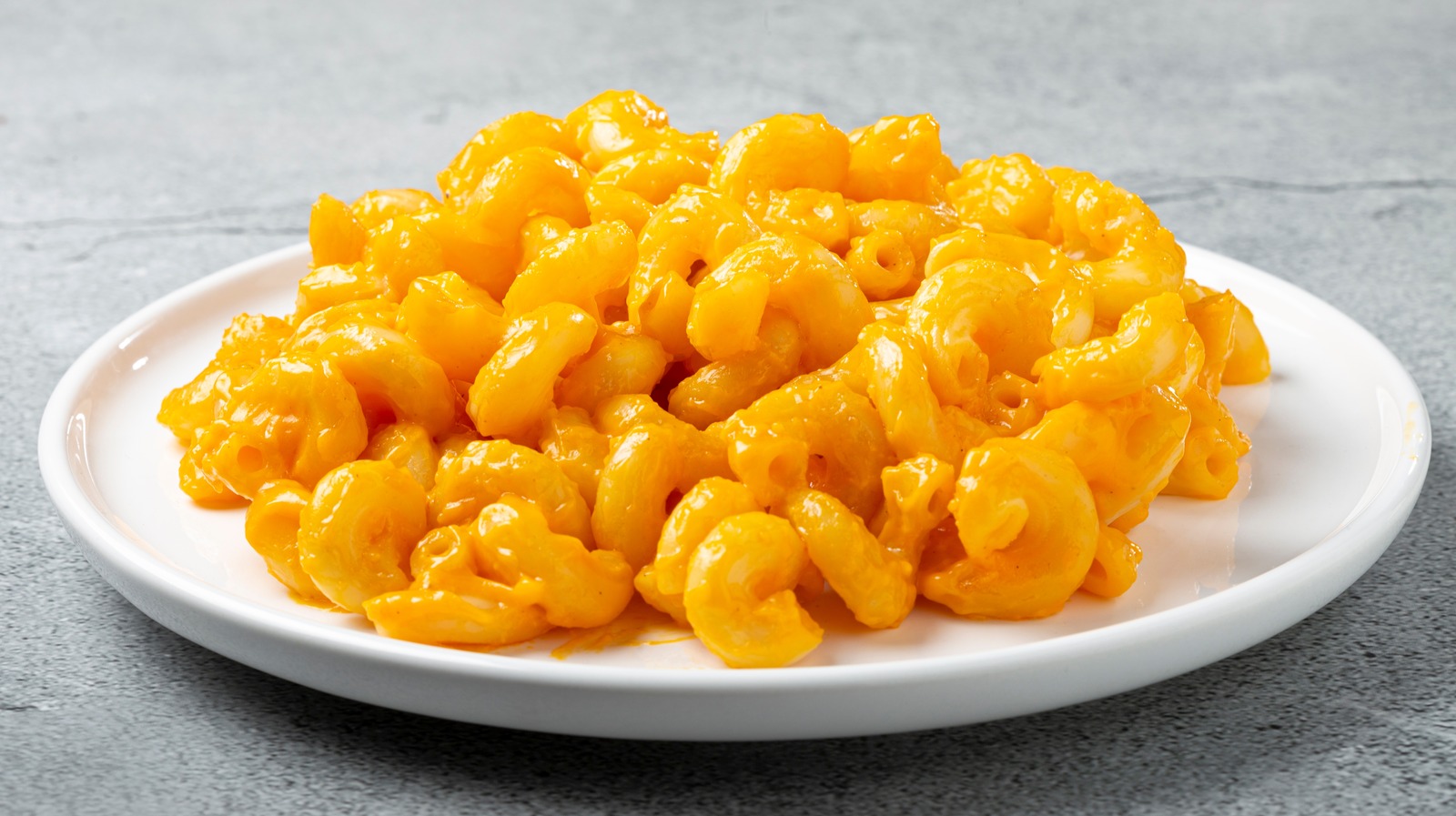 The Best Fast Food Mac And Cheese Is Found At Dave's Hot Chicken