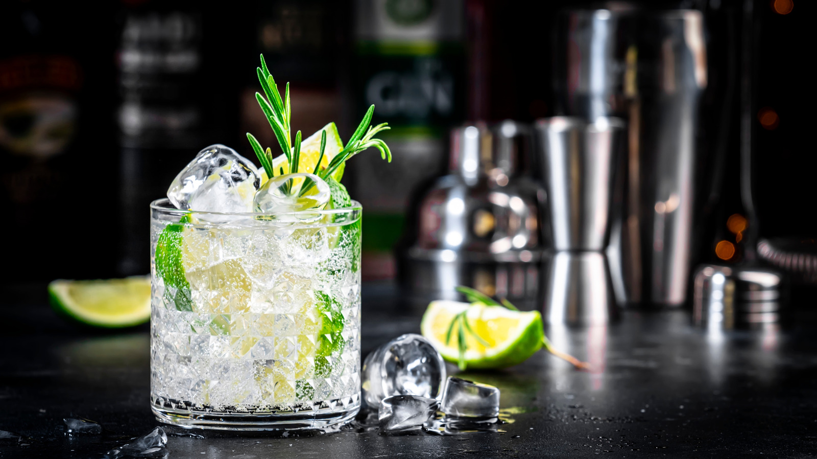 Should You Put Limes In A Gin And Tonic?