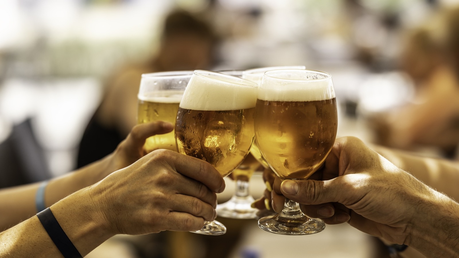 Add A Few Sprinkles Of Salt To Improve The Flavor Of Bitter Beer