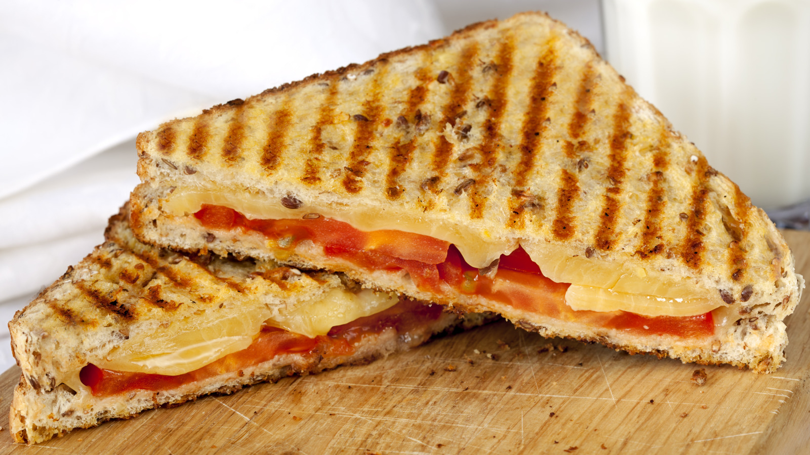 Your Broiler Is Key To Making Mess-Free Grilled Cheese With Tomatoes